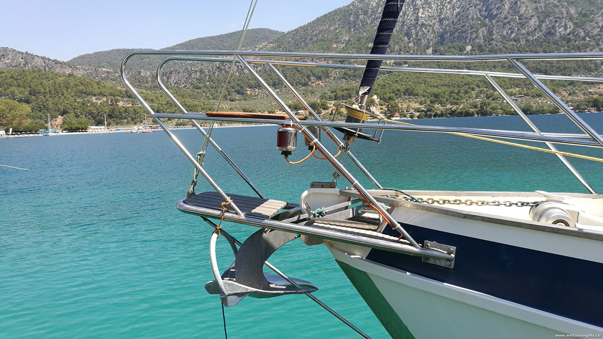 Feste Reling und Segeltörn